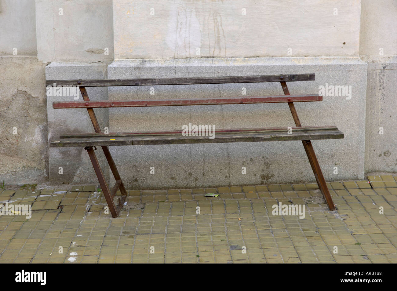 Sloping bench hi-res stock photography and images - Alamy