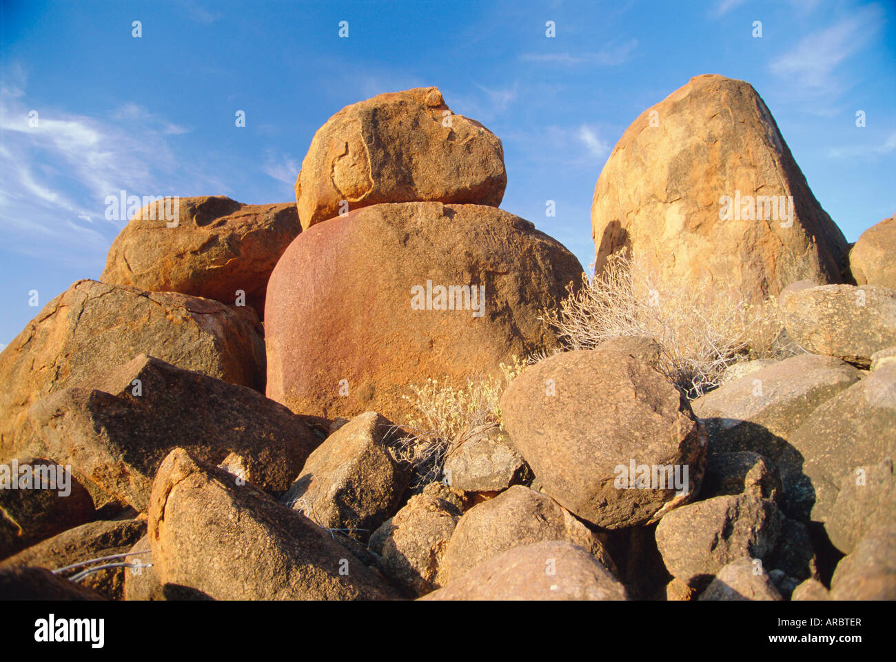 The Devils Pebbles, piles of granite boulders near the Stuart Highway ...