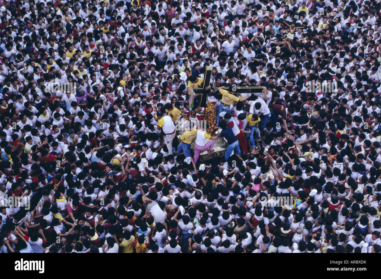 Pilgrims and devotees taking part in the Black Nazarene procession ...