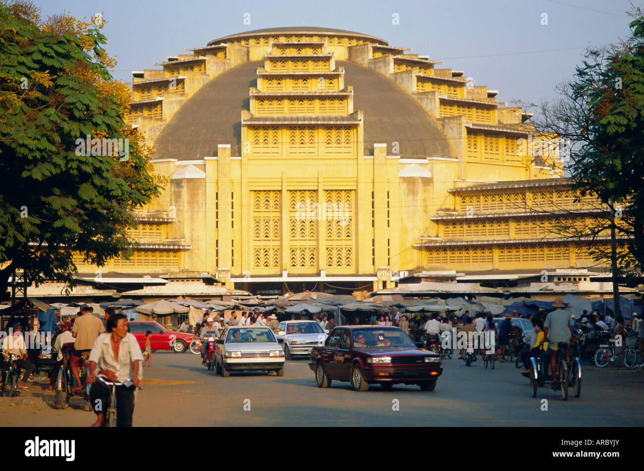 The Central Market in Phnom Penh, Cambodia Stock Photo - Alamy