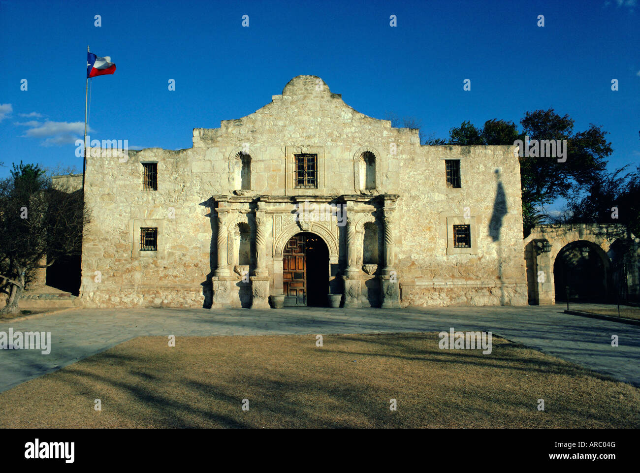 Photo of alamo hi-res stock photography and images - Alamy