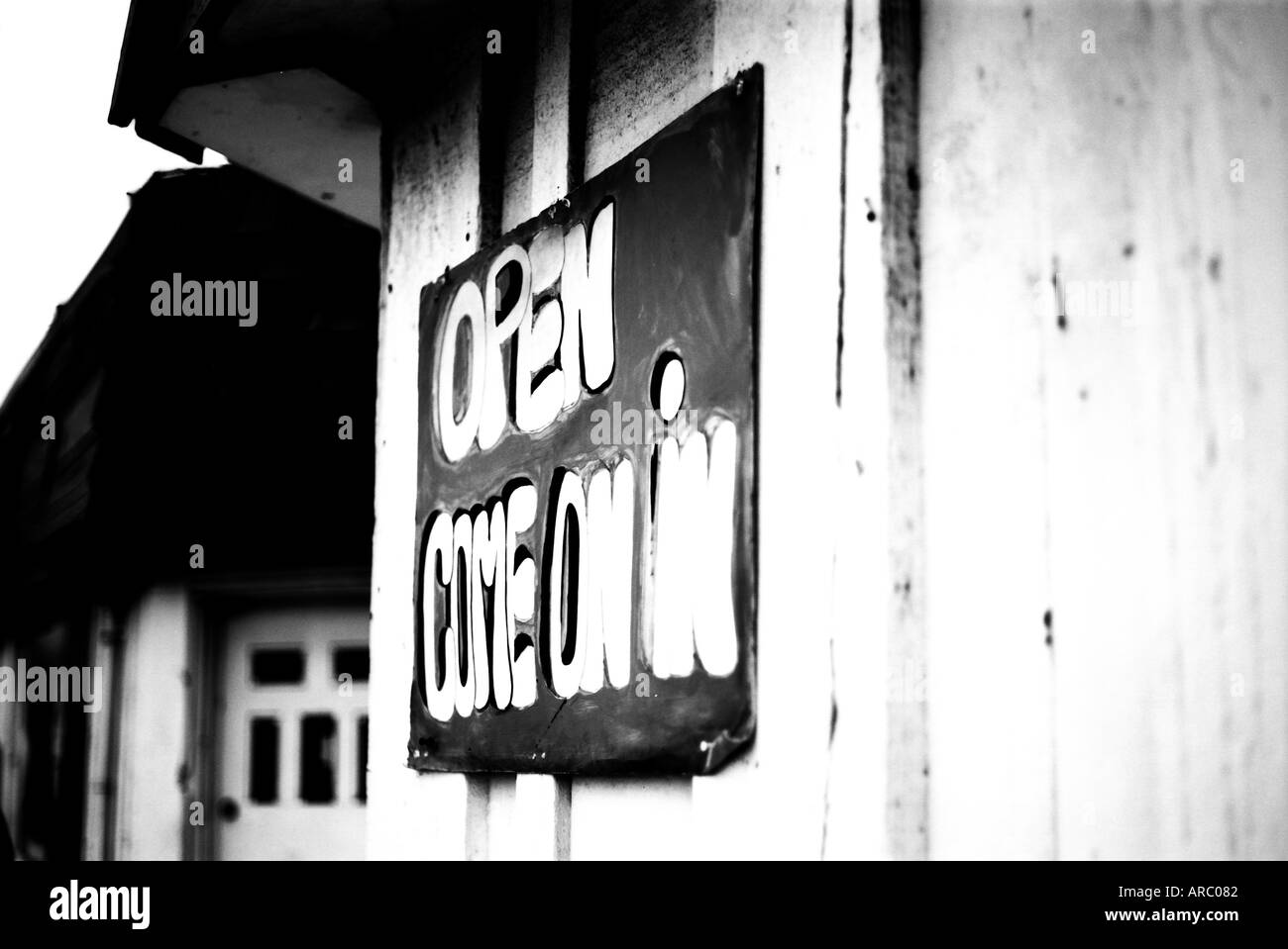 Welcome Come In sign Stock Photo - Alamy