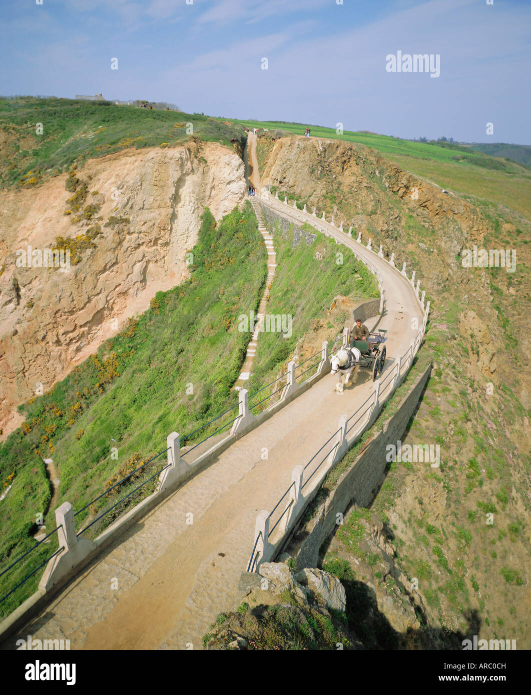 La Coupee and carriage transport, view north from Little Sark to Sark ...