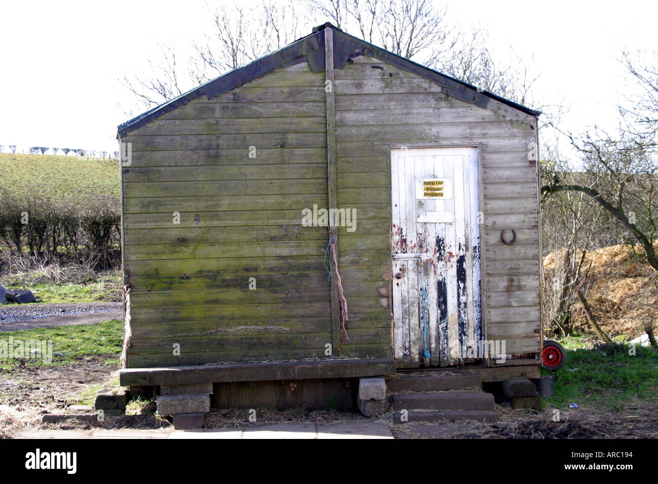 Old building decrepit derelict sign hi-res stock photography and images ...