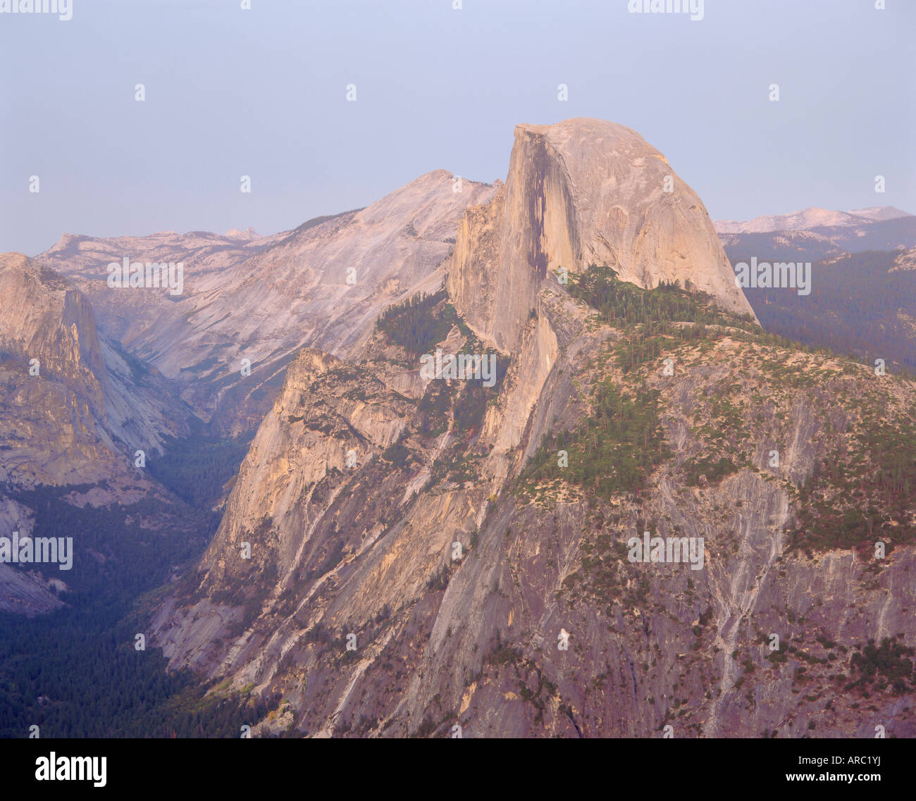 A half dome hi-res stock photography and images - Alamy
