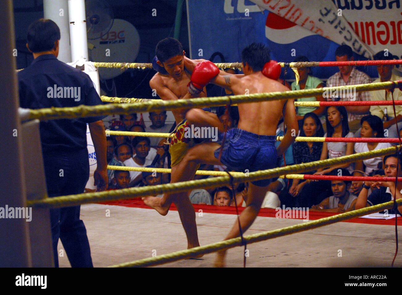 Kick boxing at a bangkok thailand event Stock Photo - Alamy