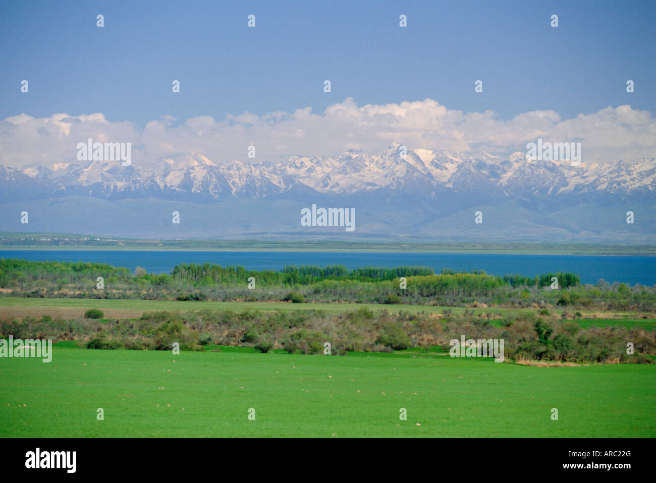 Lake Issyk-Kul, second largest mountain lake, Kirghizstan (Kyrgyzstan ...