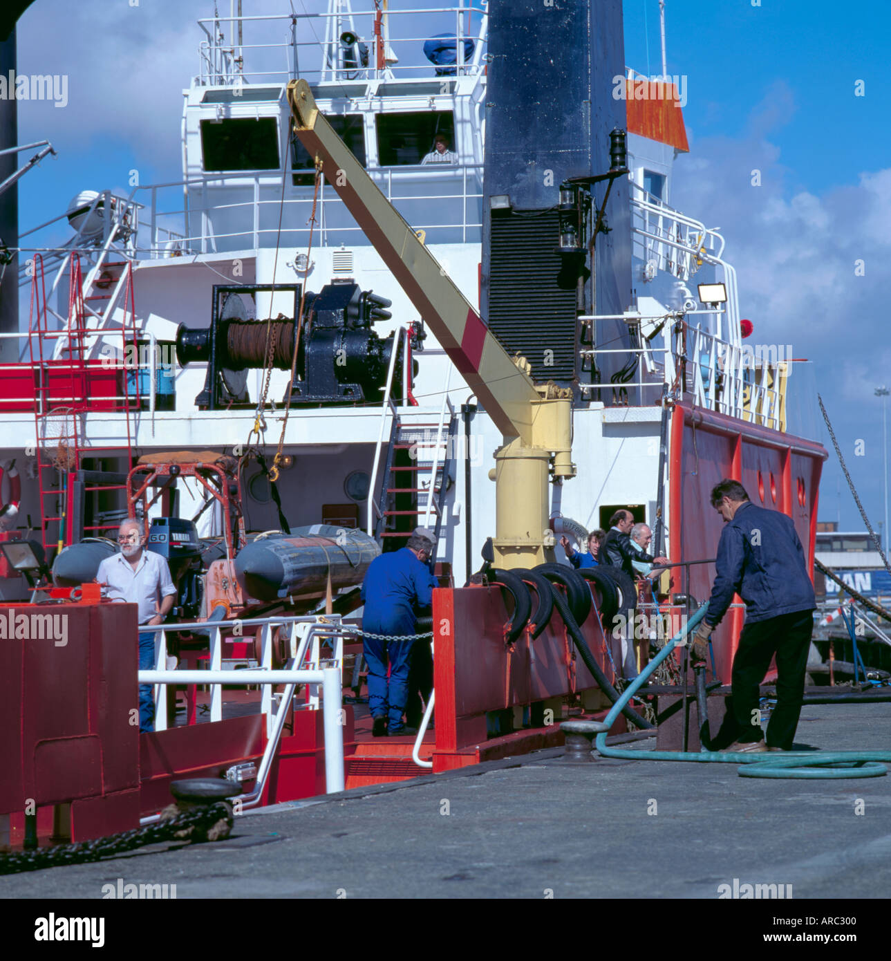 Oil rig superstructure maintenance hi-res stock photography and images ...