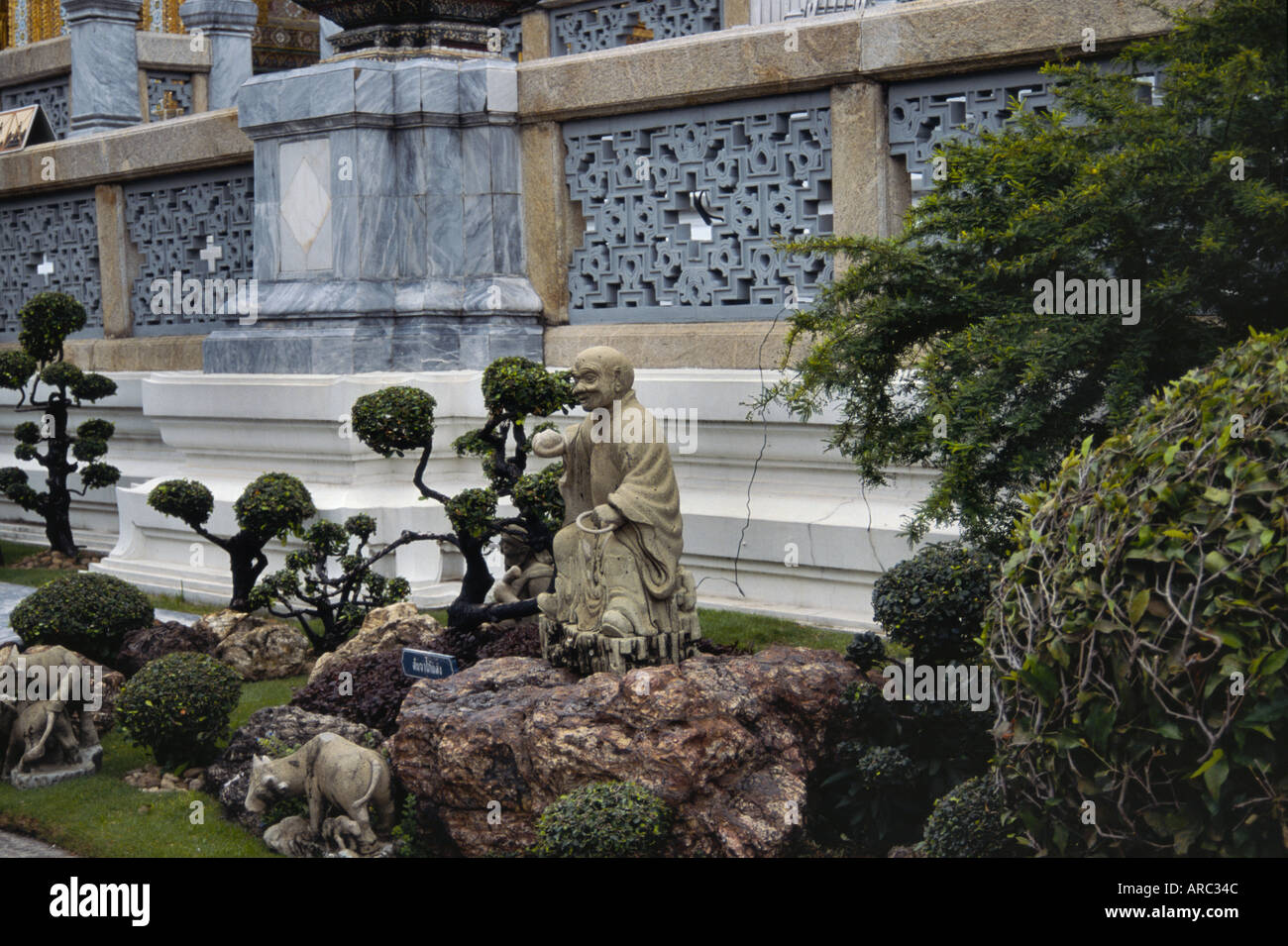 Bankok grand palace hi-res stock photography and images - Alamy