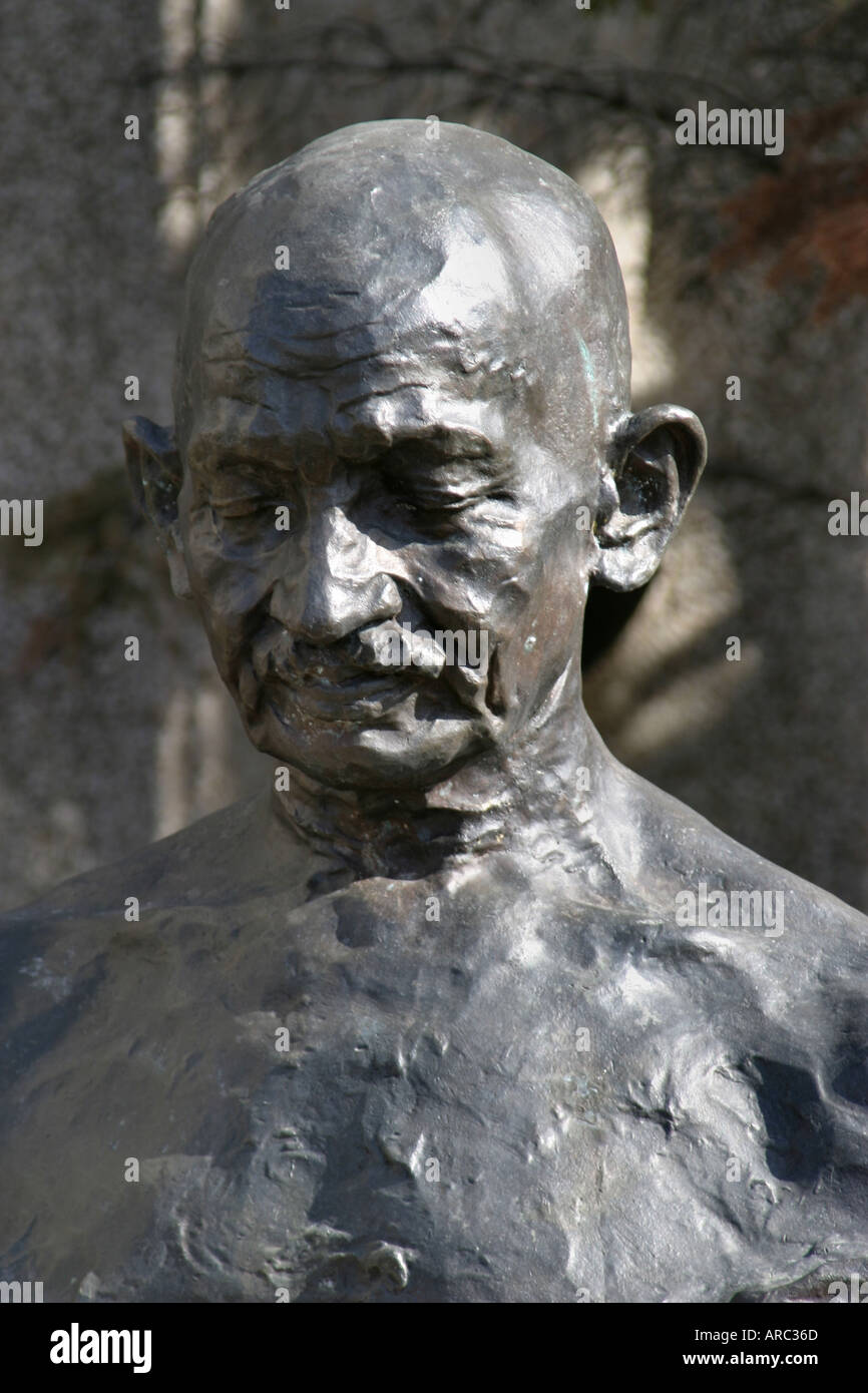 Statue of Gandhi Regina City hall Stock Photo - Alamy