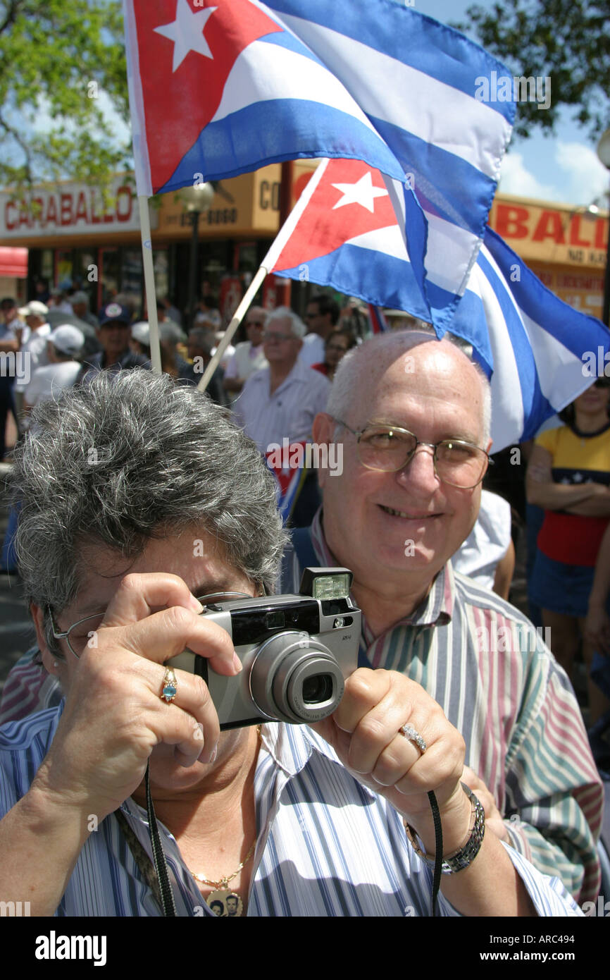 Hispanic couple from cuba hi-res stock photography and images - Alamy