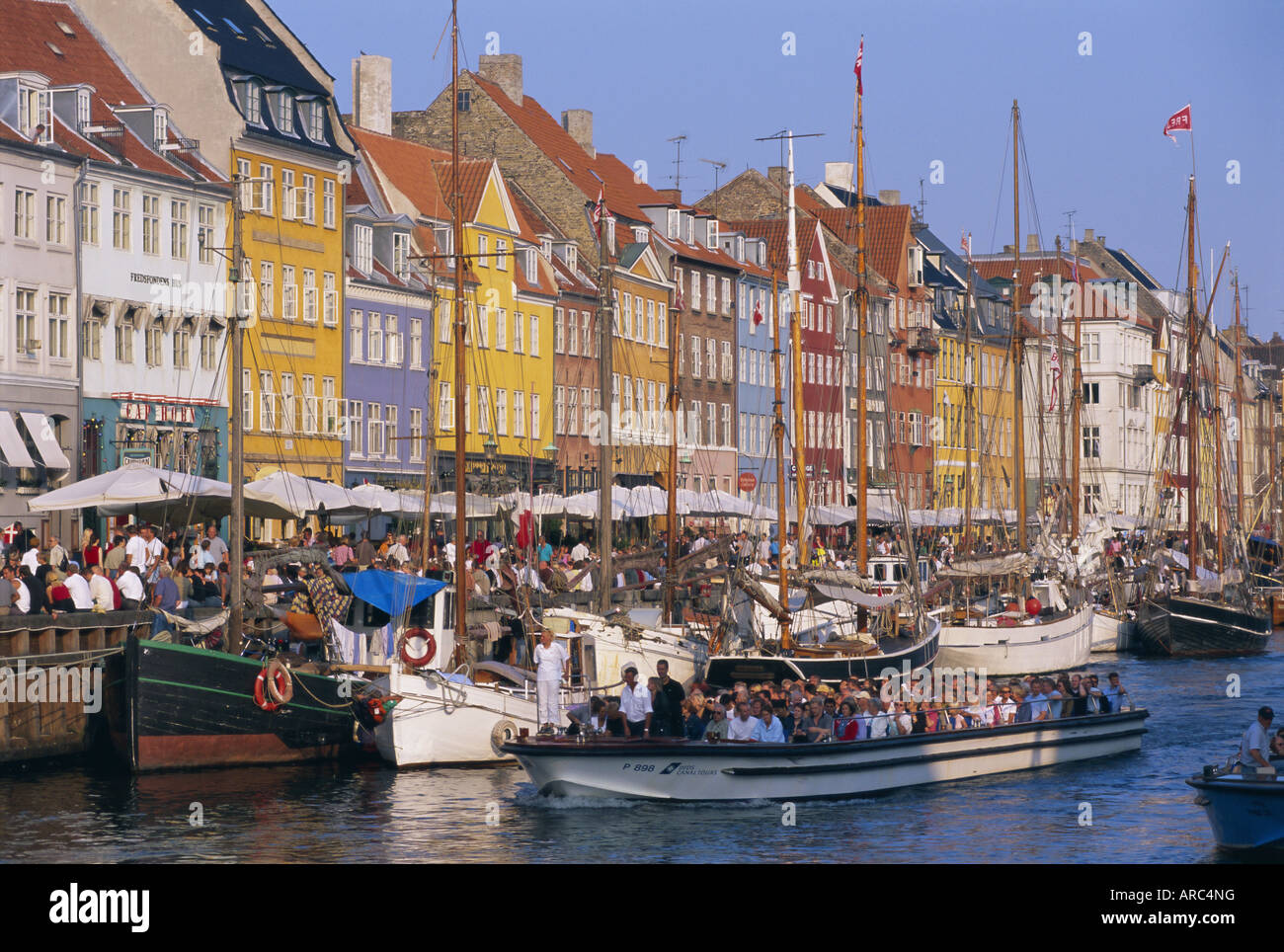 Restaurants and bars in the Nyhavn waterfront area, Copenhagen, Denmark ...