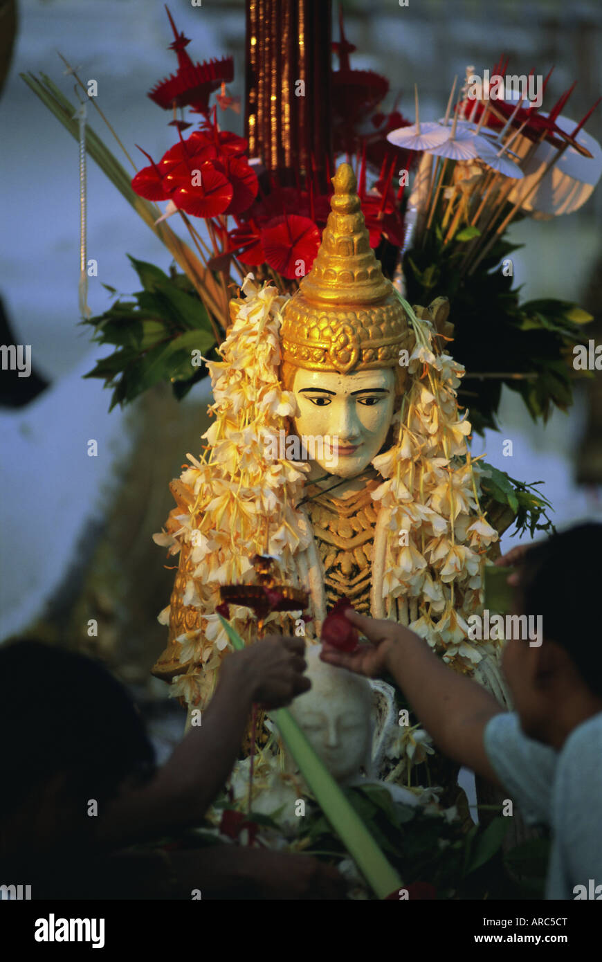 Religious offerings at the Shwedagon Paya (Shwe Dagon Pagoda), Yangon ...