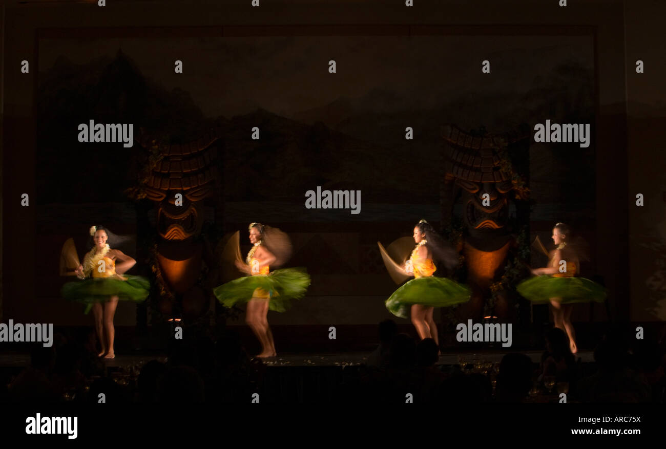 Hawaii luau dancers hi-res stock photography and images - Alamy