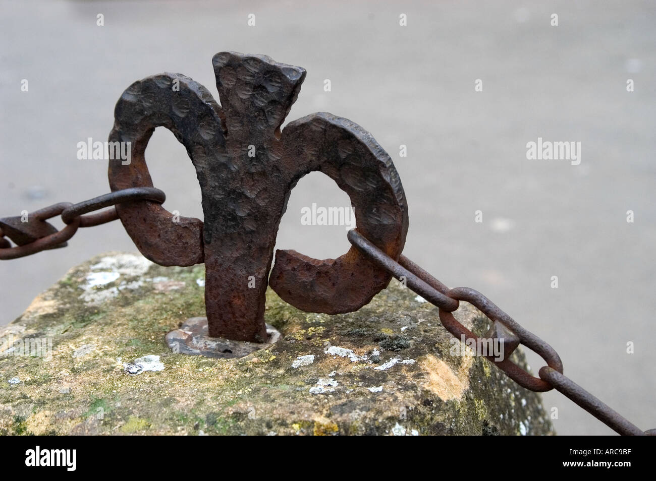 Weakest link in chain hi-res stock photography and images - Alamy