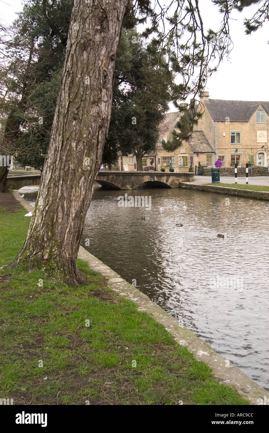 Little bridges over the river in Bourton on the water Stock Photo - Alamy
