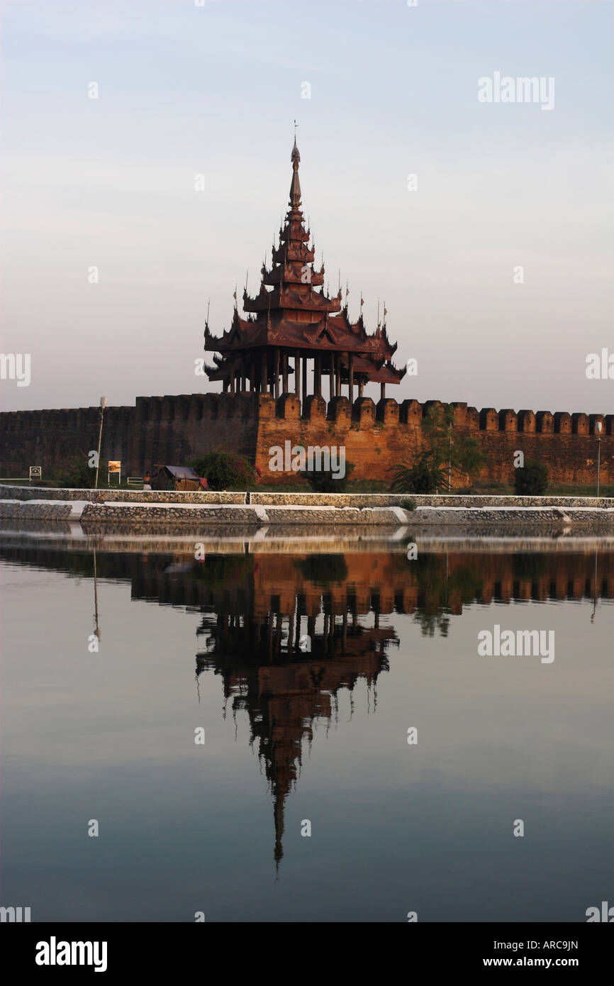 Walled compound hi-res stock photography and images - Alamy