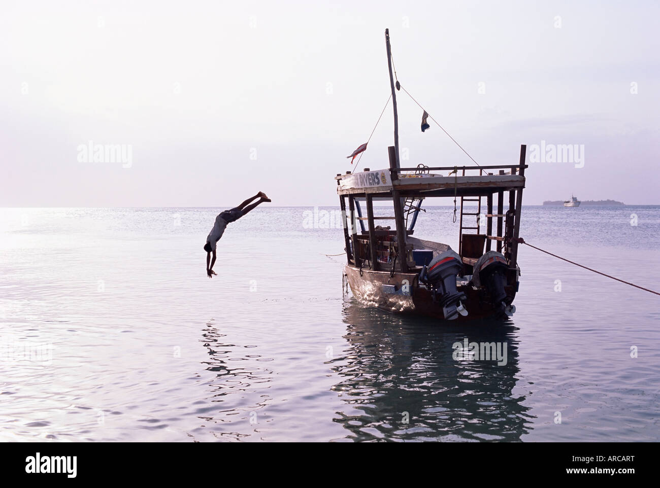 Mid air diving hi-res stock photography and images - Alamy