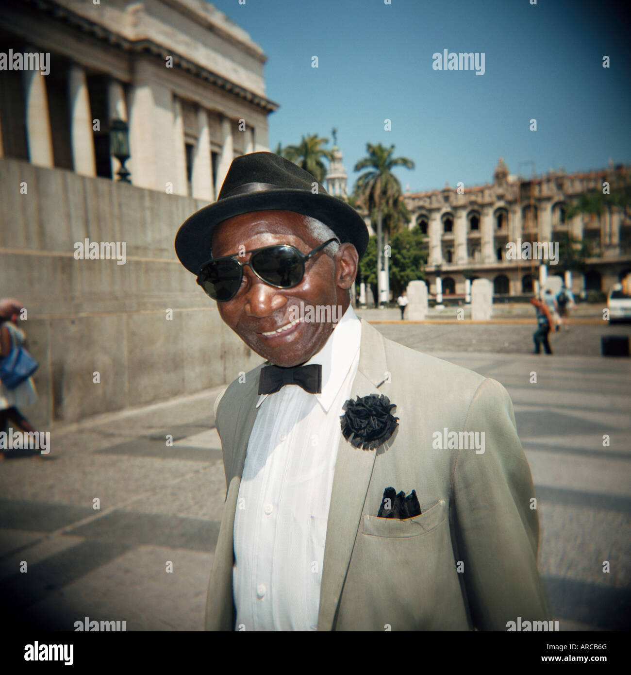 Cuban suit hi-res stock photography and images - Alamy