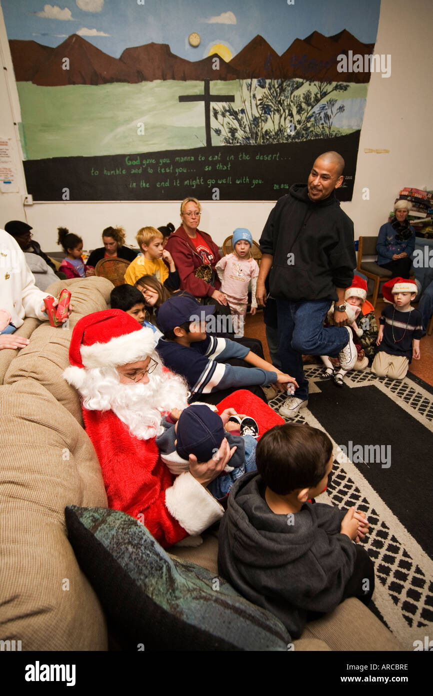 Homeless shelter children hi-res stock photography and images - Alamy