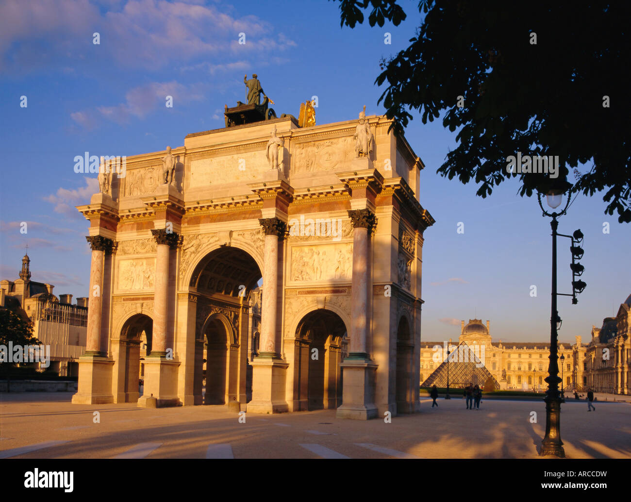 Arc de Triomphe du Carousel and Louvre, Paris, France, Europe Stock ...