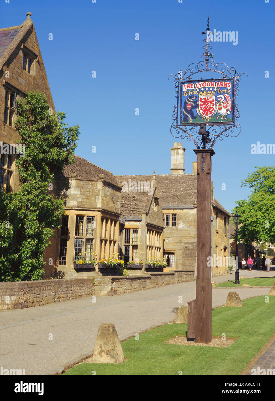 The Lygon Arms sign, Broadway, the Cotswolds, Hereford & Worcester ...