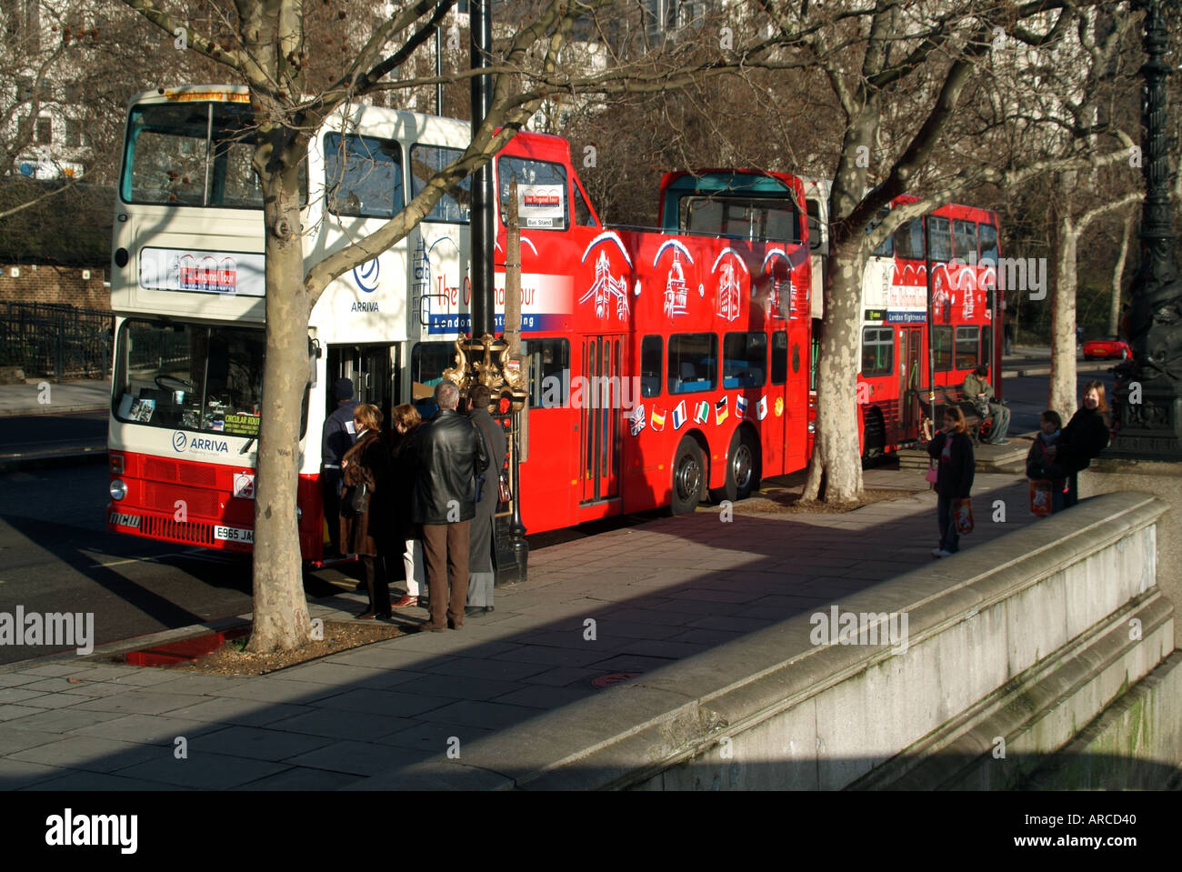 Bus street london travel embankment hi-res stock photography and images ...