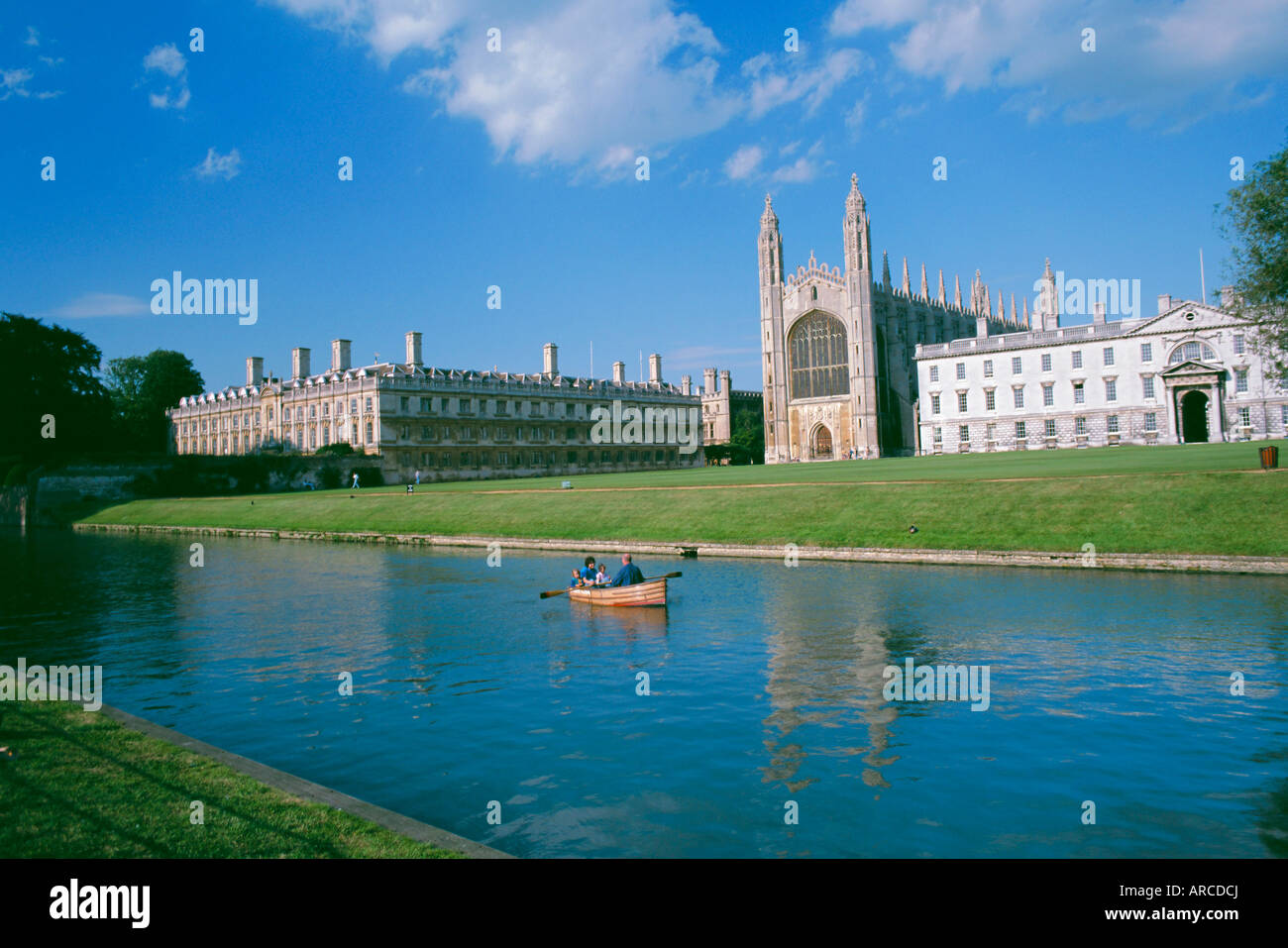 The Backs of the River Cam and Kings College Chapel, Cambridge ...
