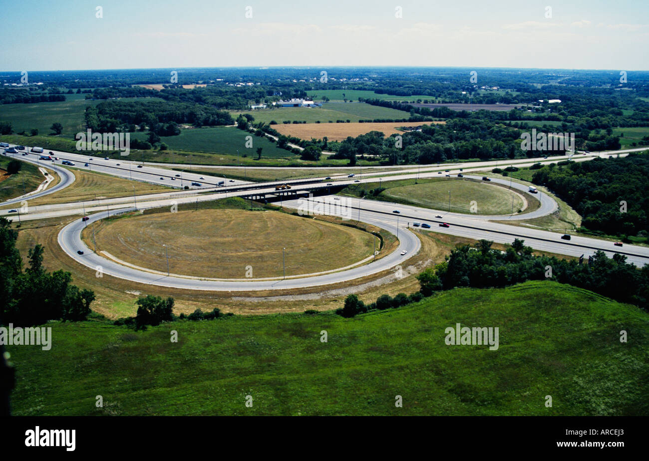 Aerial view interstate cloverleaf highway hi-res stock photography and ...