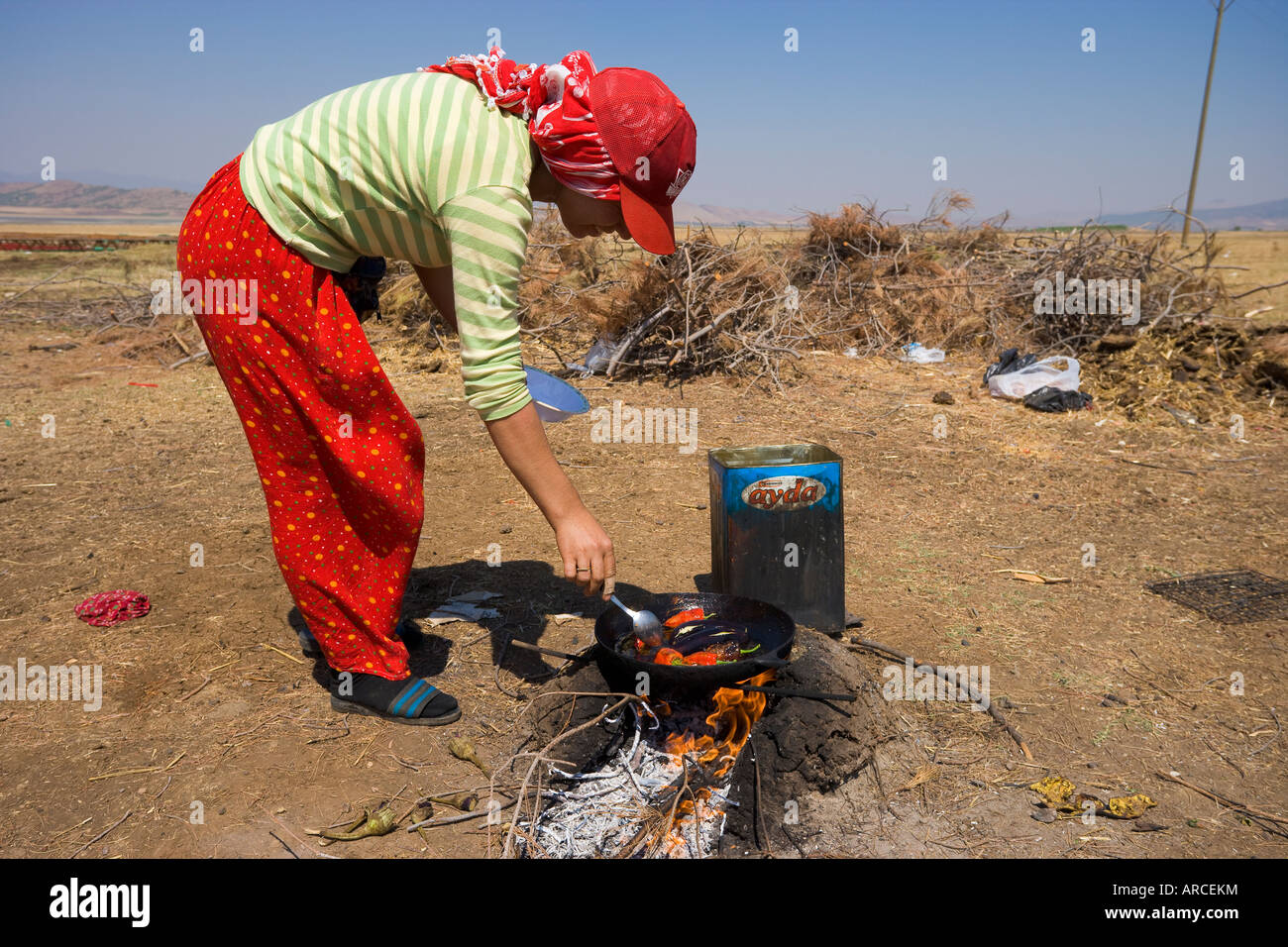 Woman cooking meal southeast Anatolia Turkey Stock Photo - Alamy