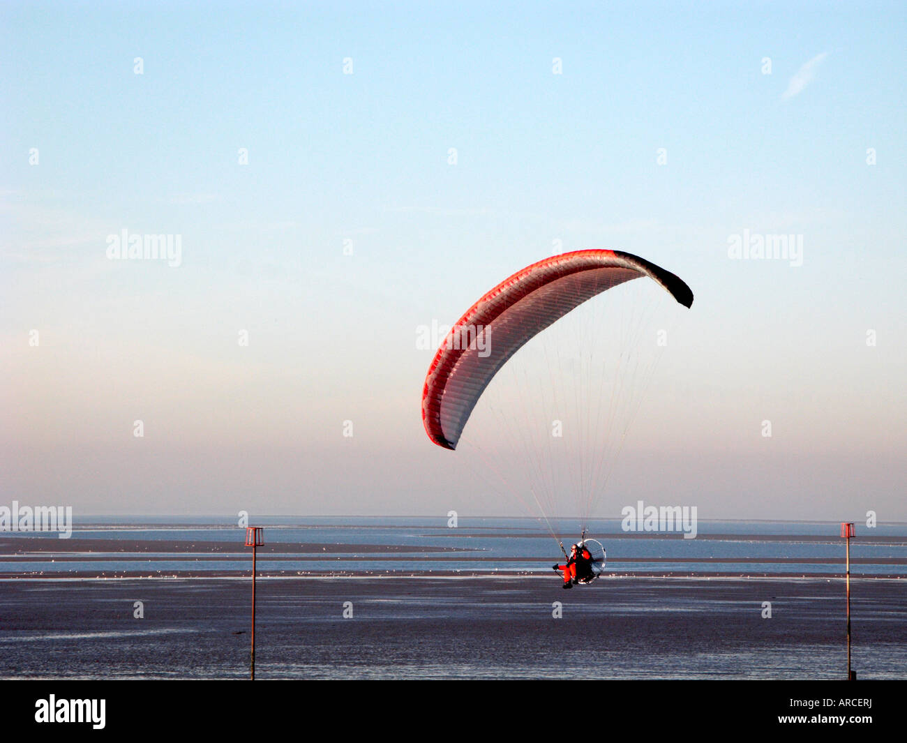 FREE FLIGHT POWERED PARASCENDING Stock Photo - Alamy