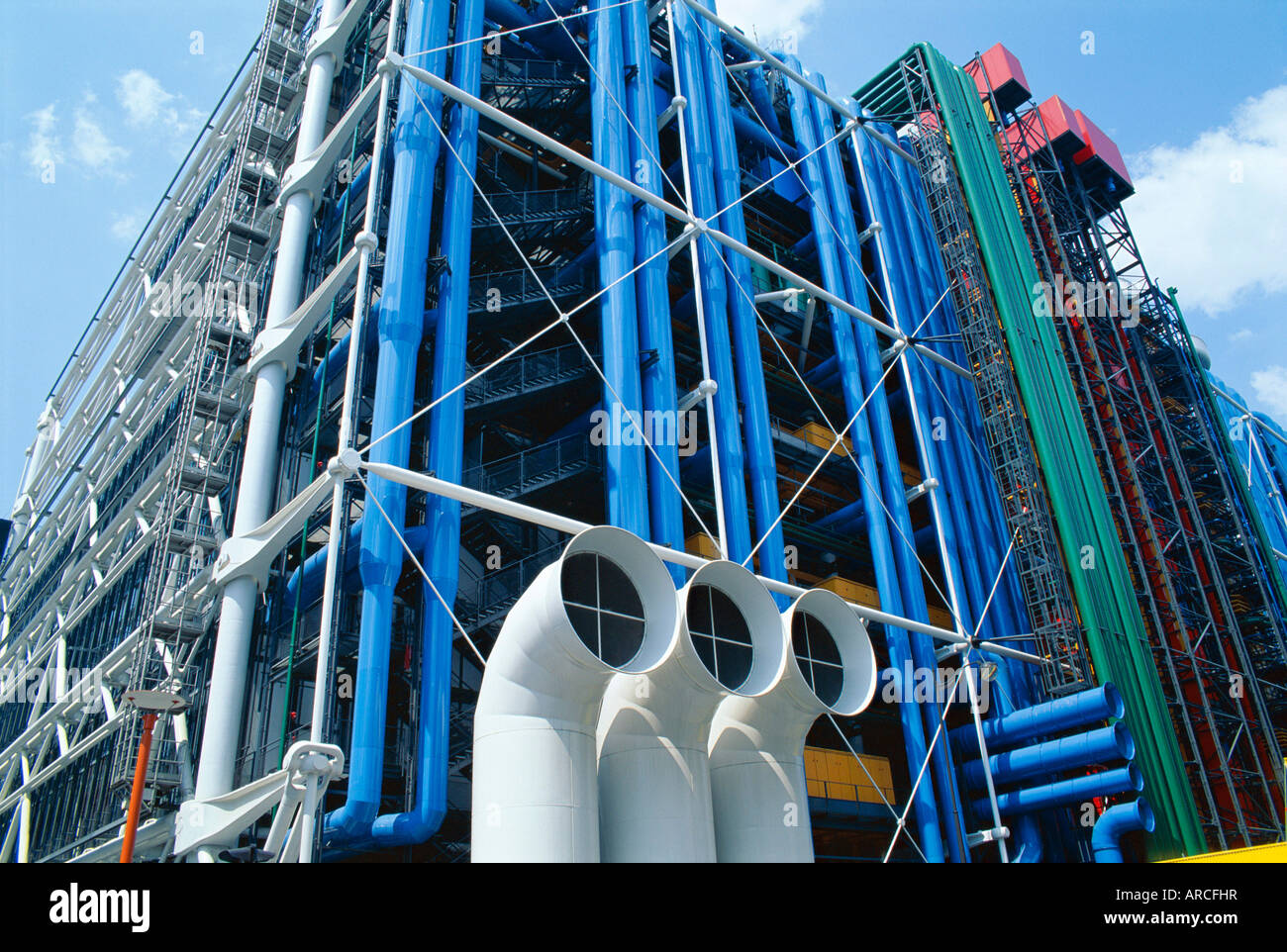 Colourful pipework on exterior of the Centre Pompidou (Pompidou Centre ...
