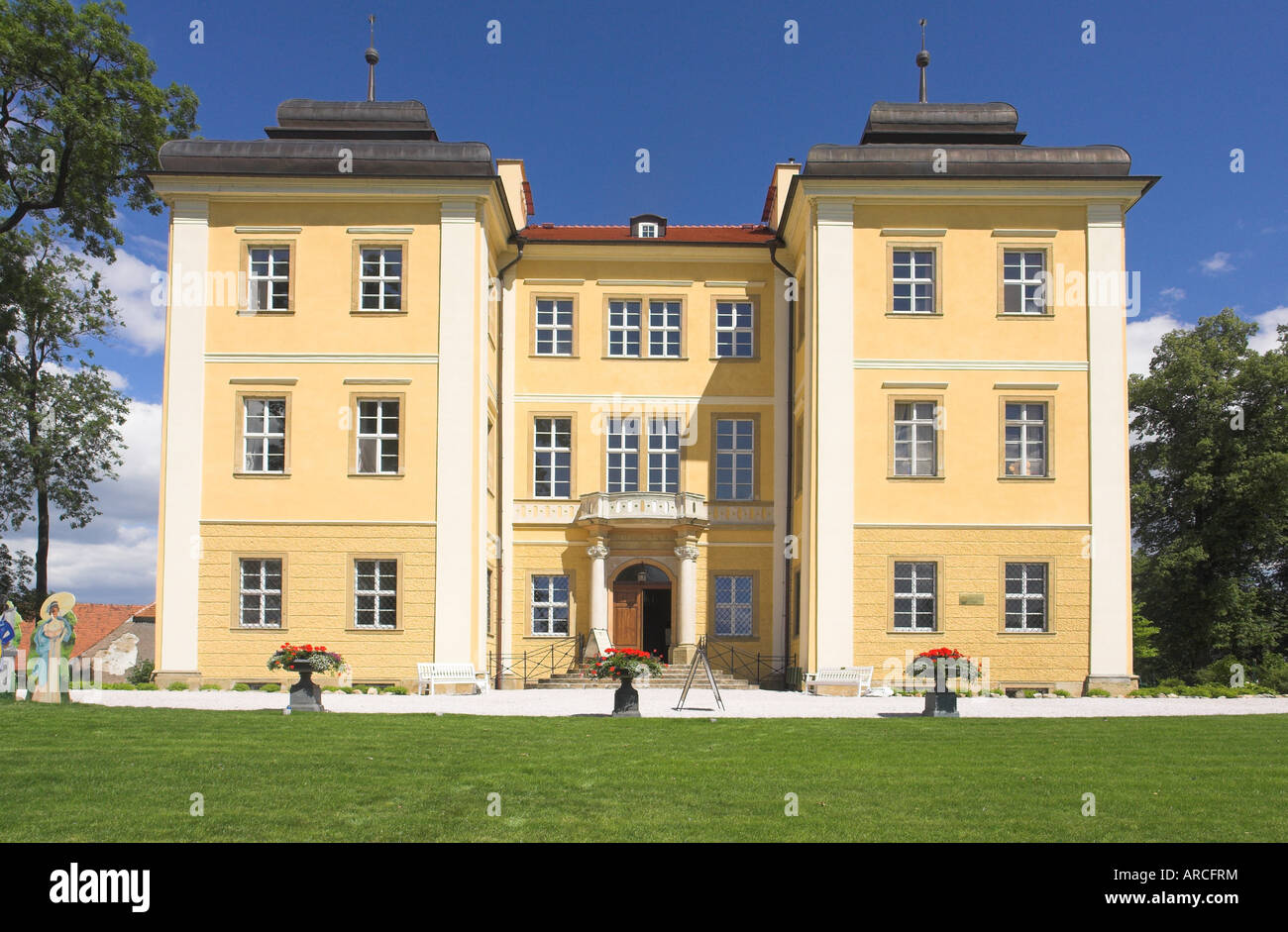 Schloss lomnitz hi-res stock photography and images - Alamy