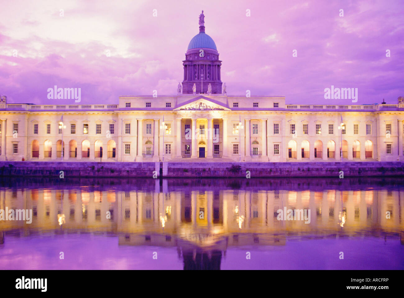 Custom House Dublin High Resolution Stock Photography and Images - Alamy