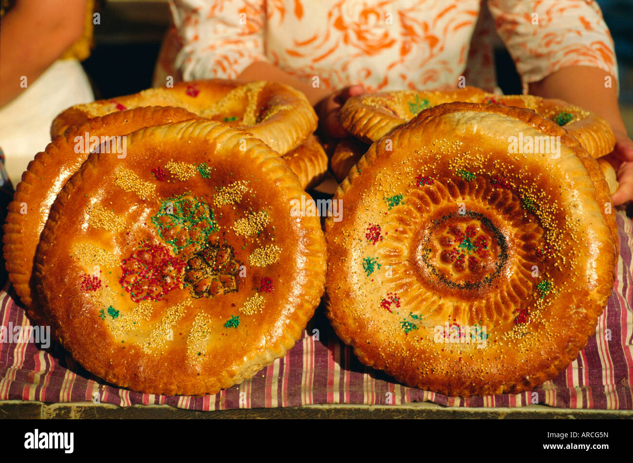 Fresh Uzbek bread, Samarkand, Uzbekistan, Central Asia Stock Photo - Alamy