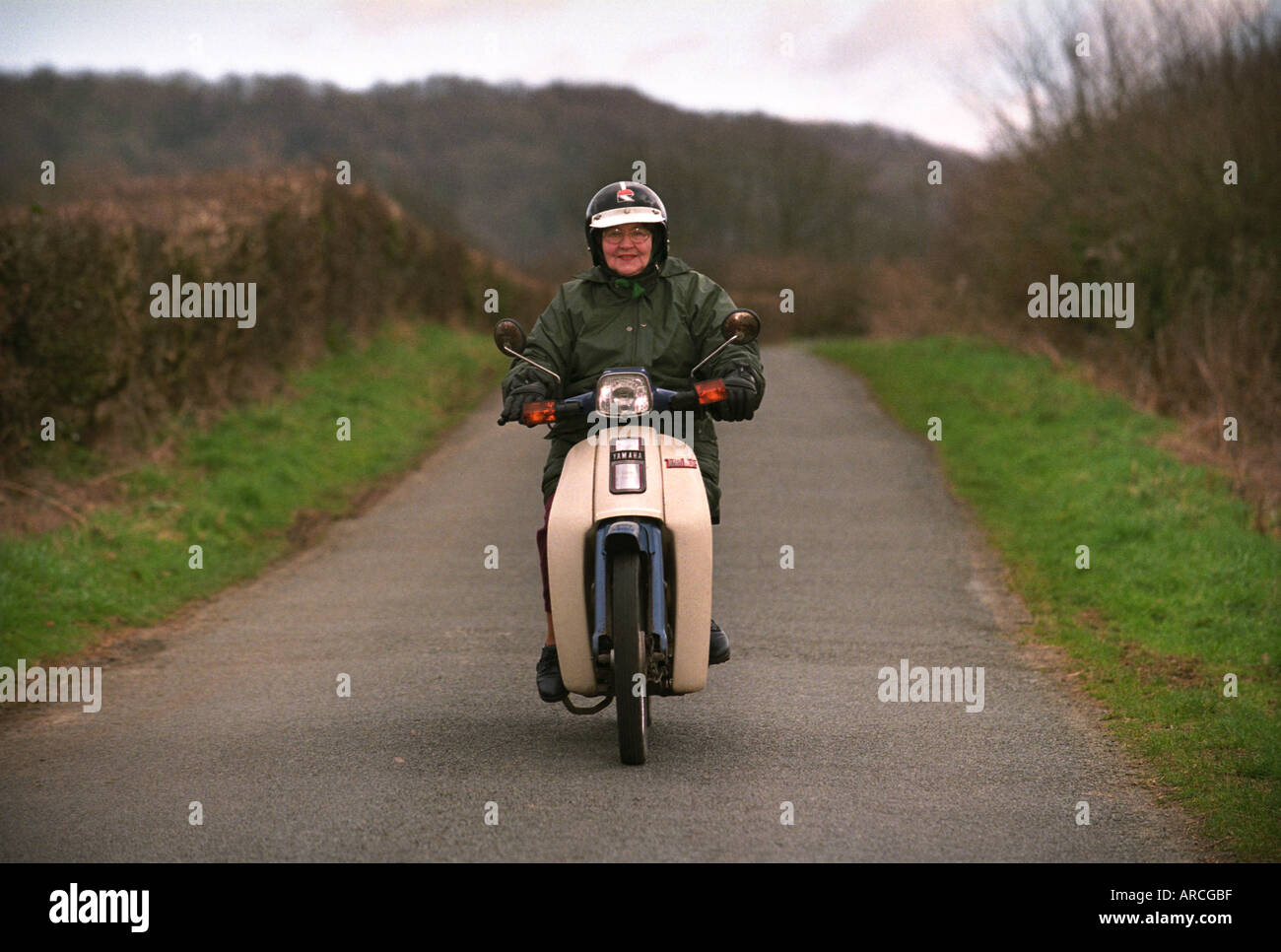 Scooter wing mirrors hi-res stock photography and images - Alamy