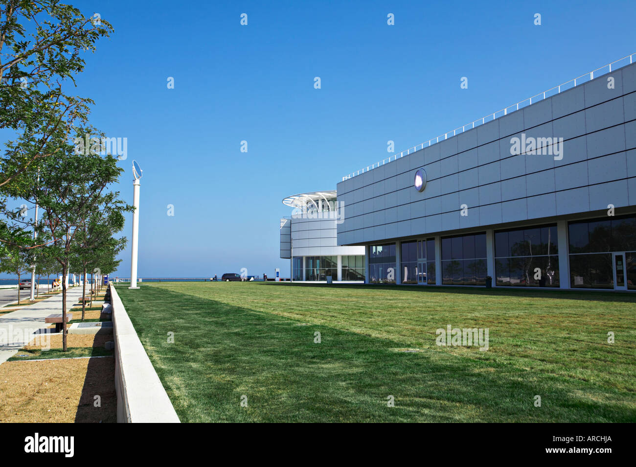 WISCONSIN Milwaukee Exterior of Discovery World museum at Pier ...