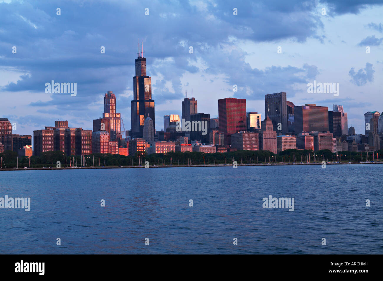 ILLINOIS Chicago City skyline in early morning at sunrise buildings ...