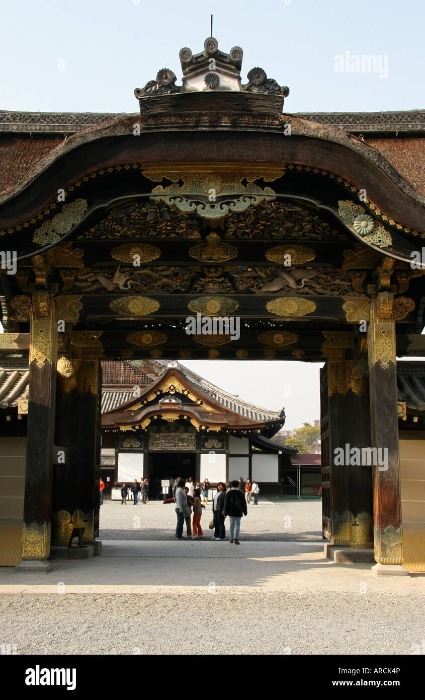 The Karamon Gate, Ninomaru Palace, Nijo Castle (Nijo-jo) Kyoto, Japan ...