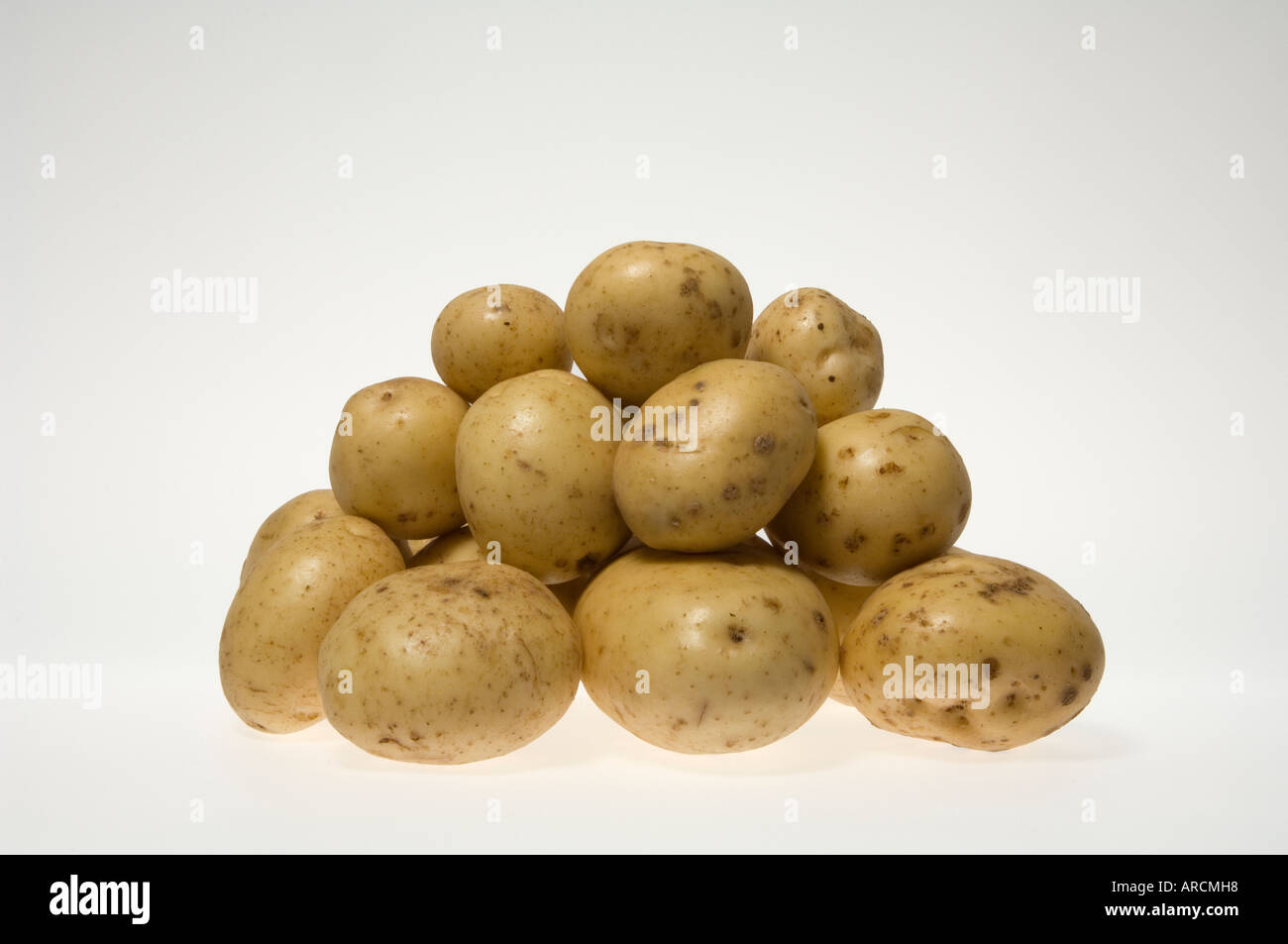 A pile of clean new potatoes Stock Photo - Alamy