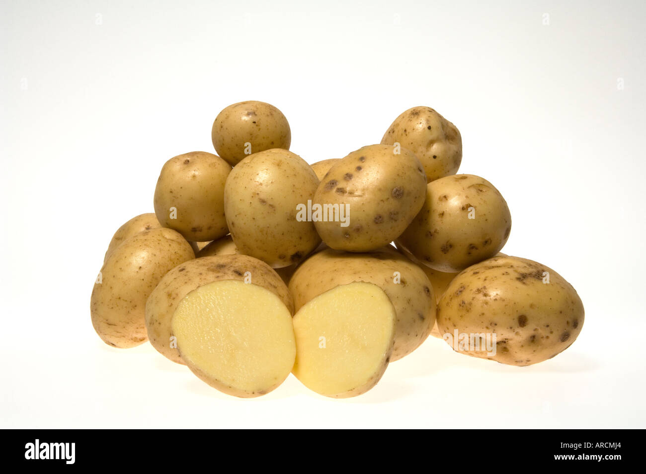 A pile of clean new potatoes Stock Photo - Alamy
