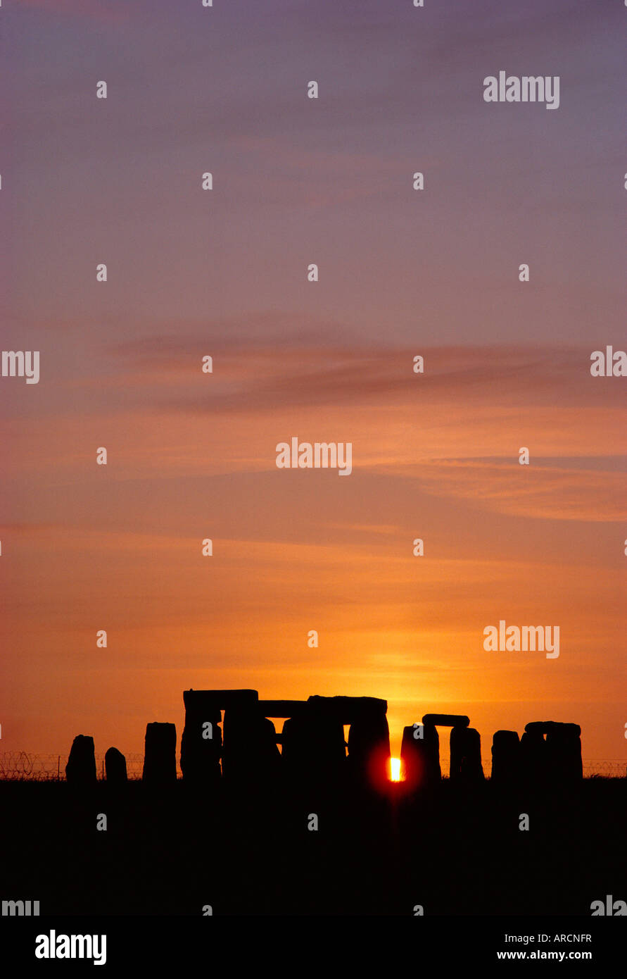 Stonehenge, Salisbury Plain, England, UK Stock Photo - Alamy