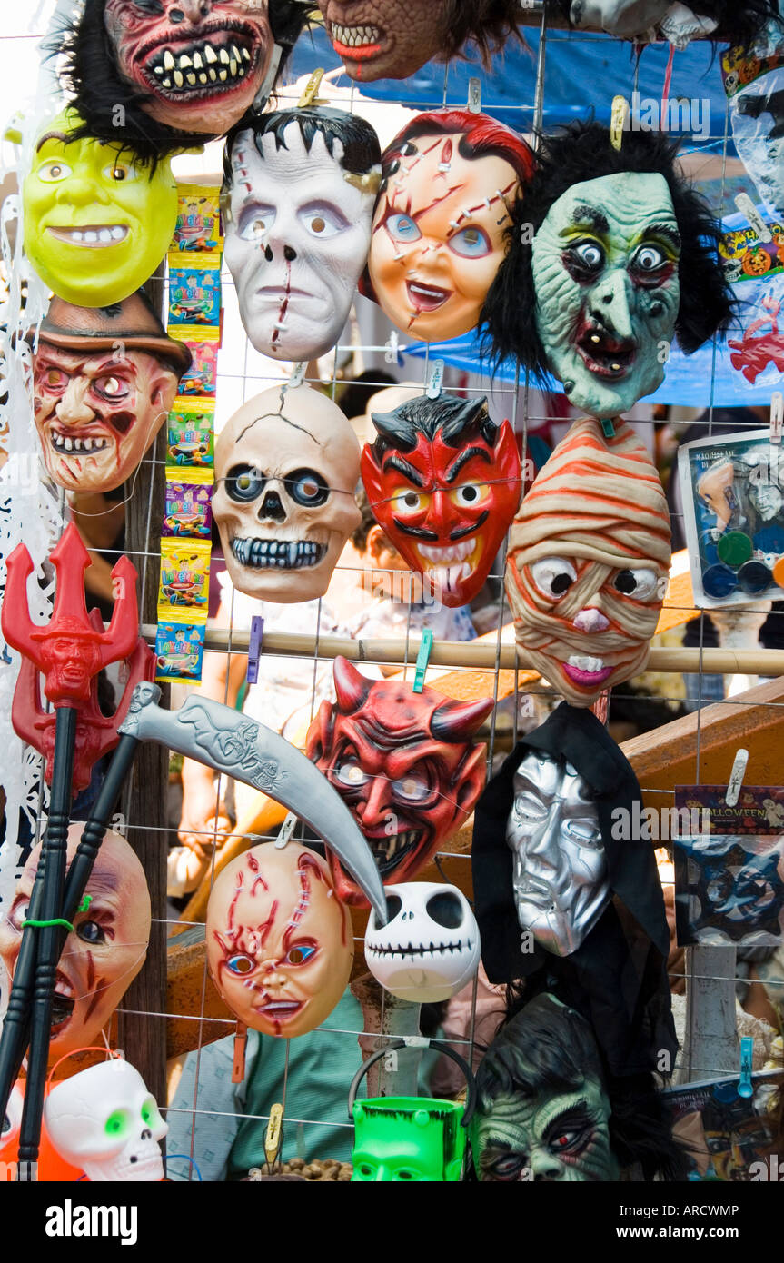 Masks on market hi-res stock photography and images - Alamy