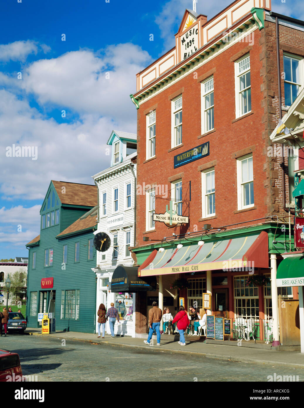 Thames street newport hi-res stock photography and images - Alamy
