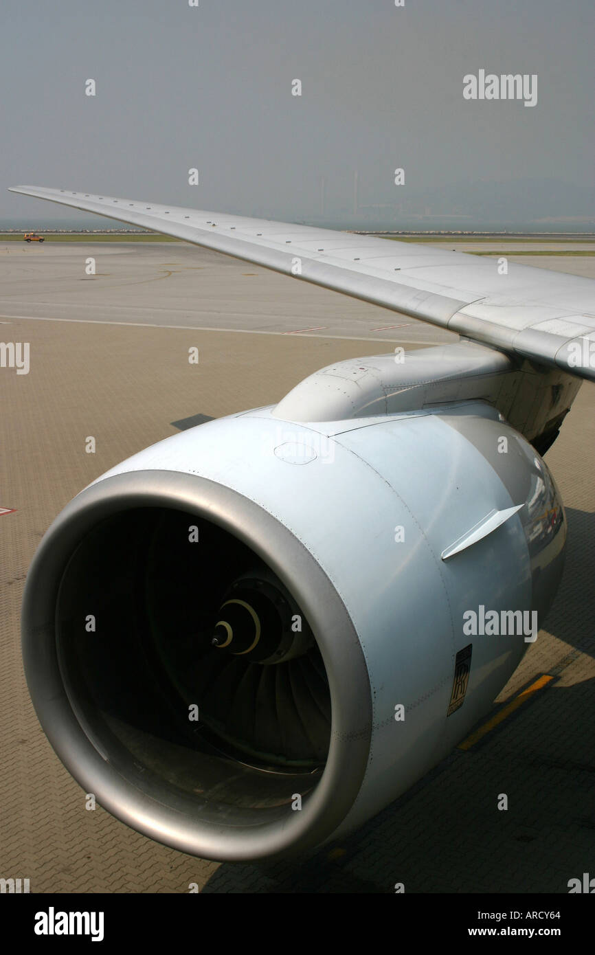 Boeing 777 - Rolls Royce 884 Trent Engines Stock Photo - Alamy