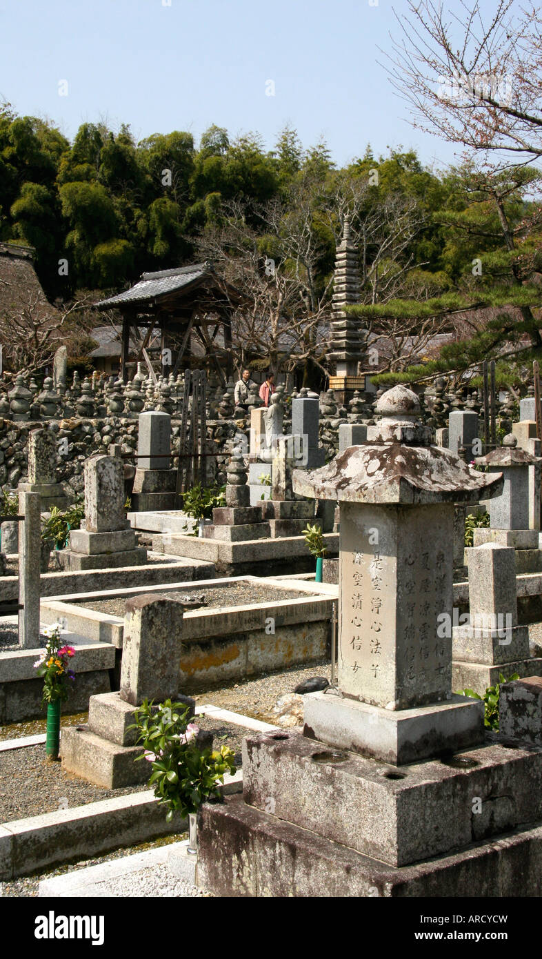 Adashino Nenbutsu-ji Shrine and Temple, Kyoto, Japan Stock Photo - Alamy