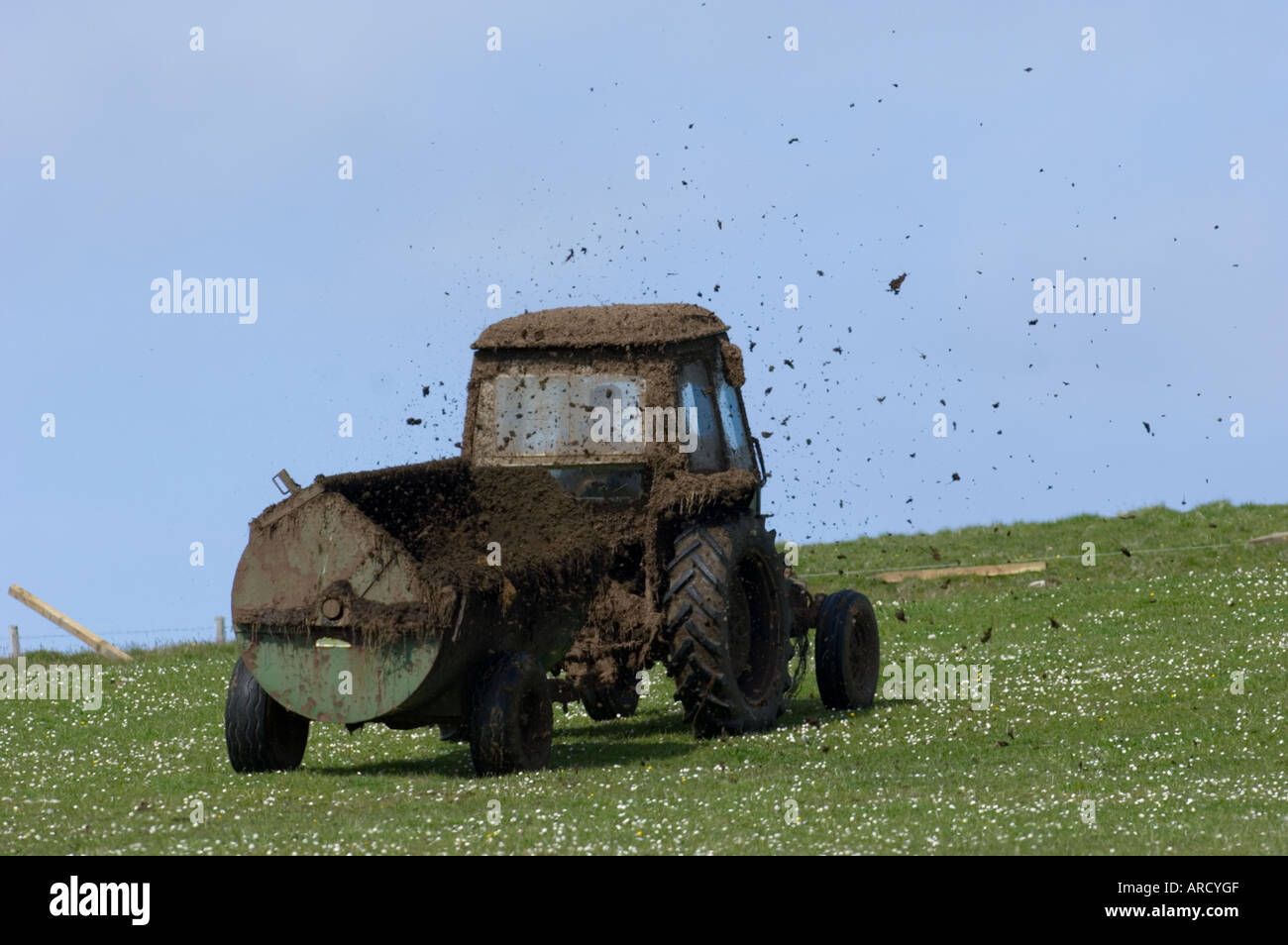 Muck spreading scotland hi-res stock photography and images - Alamy