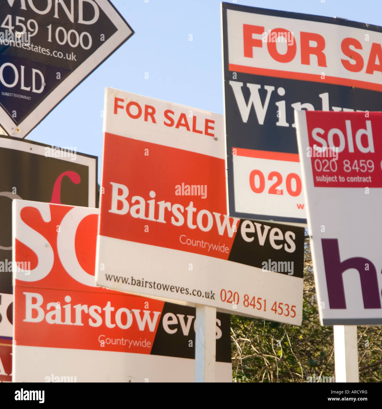 Sold estate agent signs bhz hi-res stock photography and images - Alamy