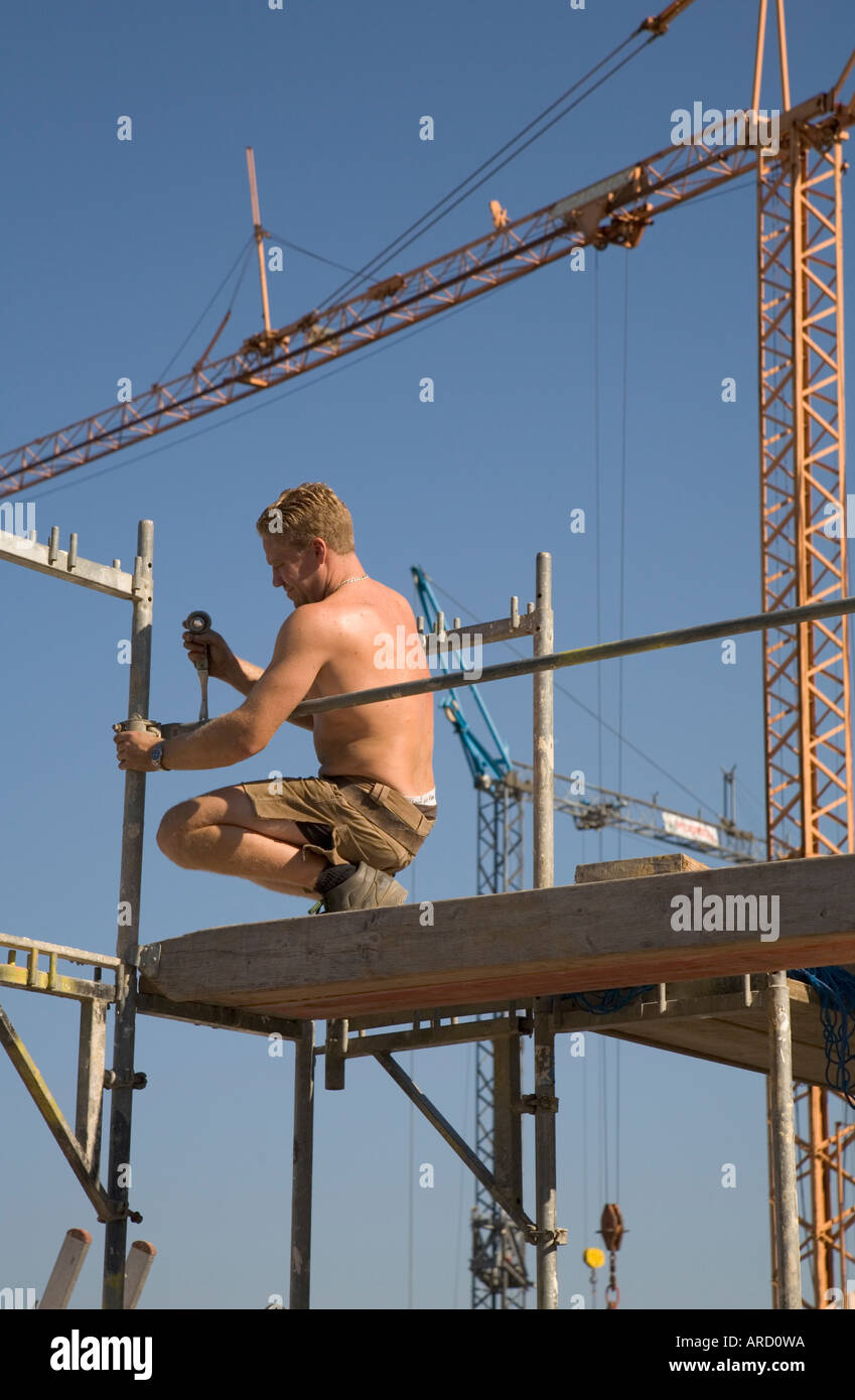 Construction building scaffolding scaffolder hi-res stock photography ...