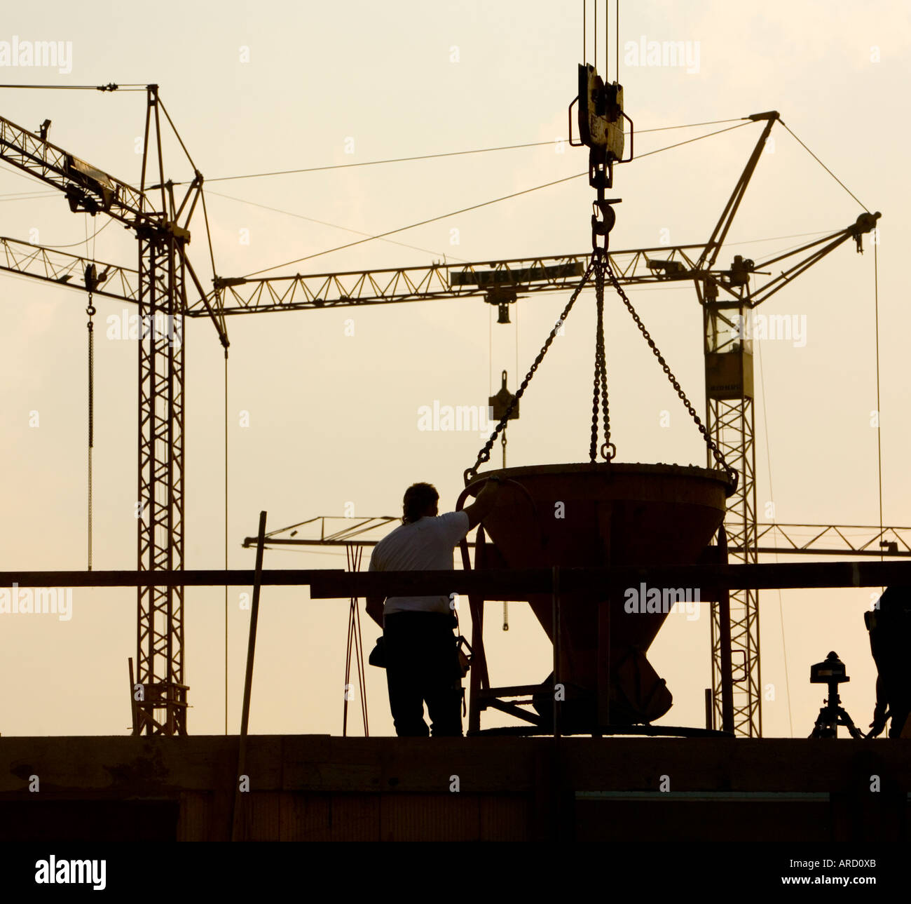A building labourer at work on a construction site Stock Photo - Alamy